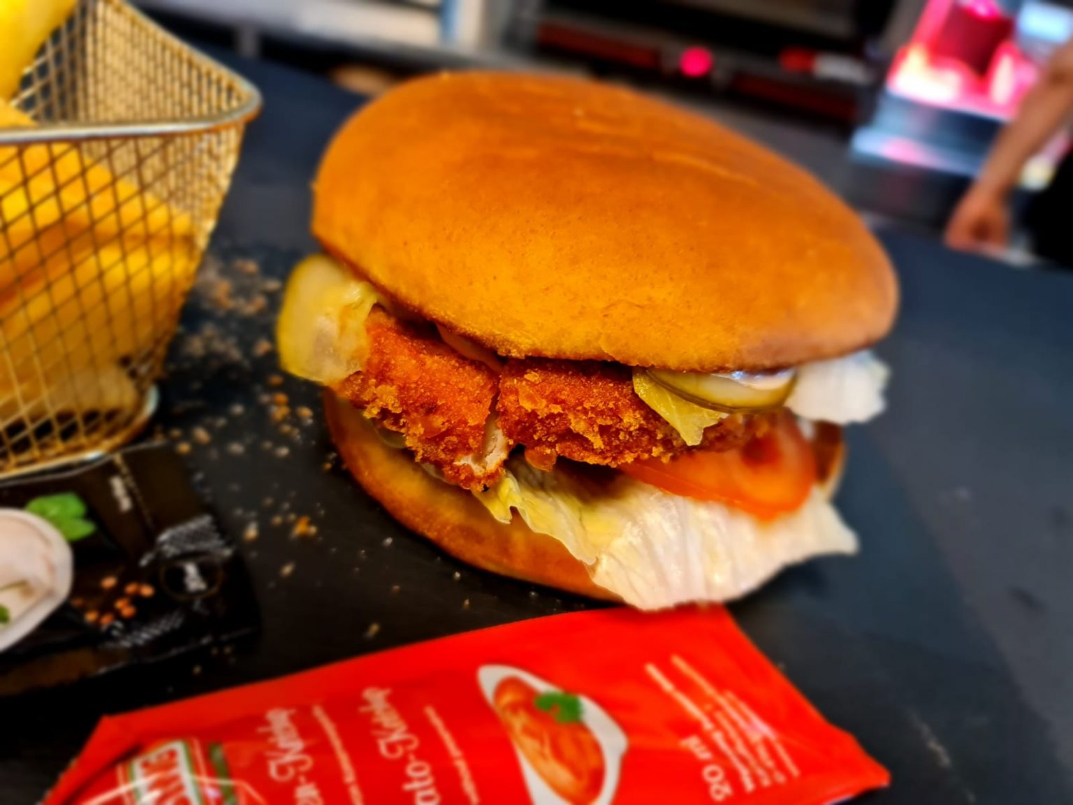Cosmos Crispy Chicken Burger – Food Cosmos Drive